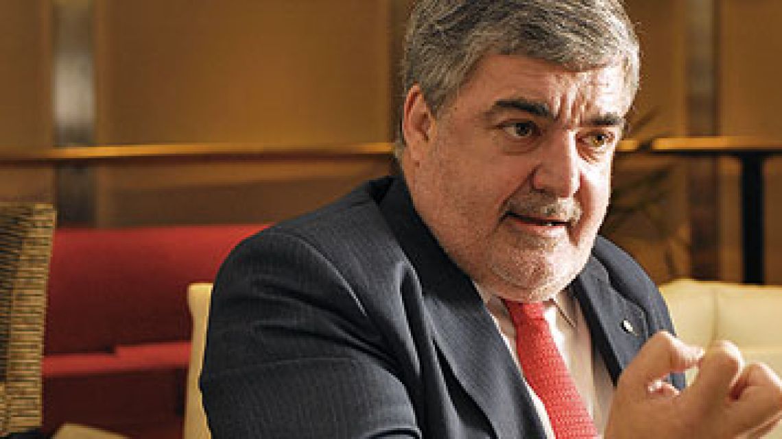Das Neves ya descubrió al autor de los carteles que lo insultaban en el ...