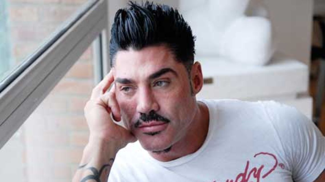 Escándalo en la obra de Ricardo Fort | Exitoina