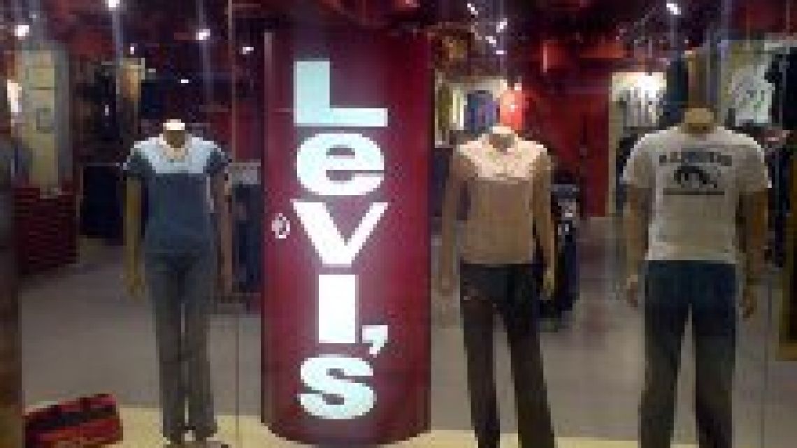 Levi's entra al mercado del lujo | Fortuna