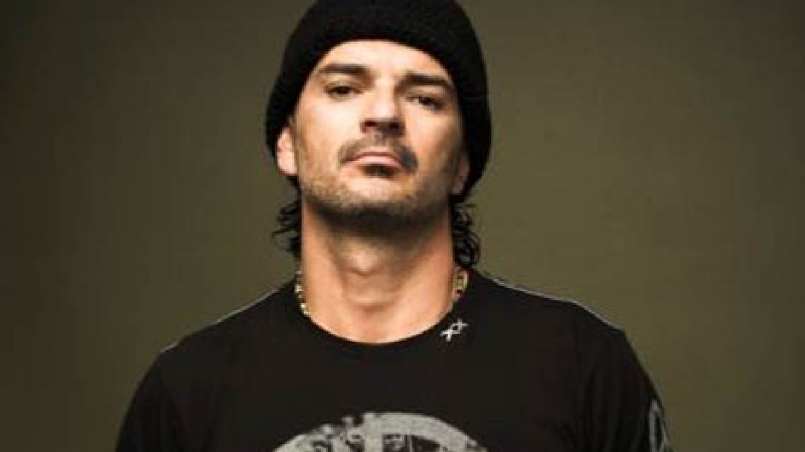 Lo nuevo de Arjona debutó en el primer puesto de los rankings | Exitoina