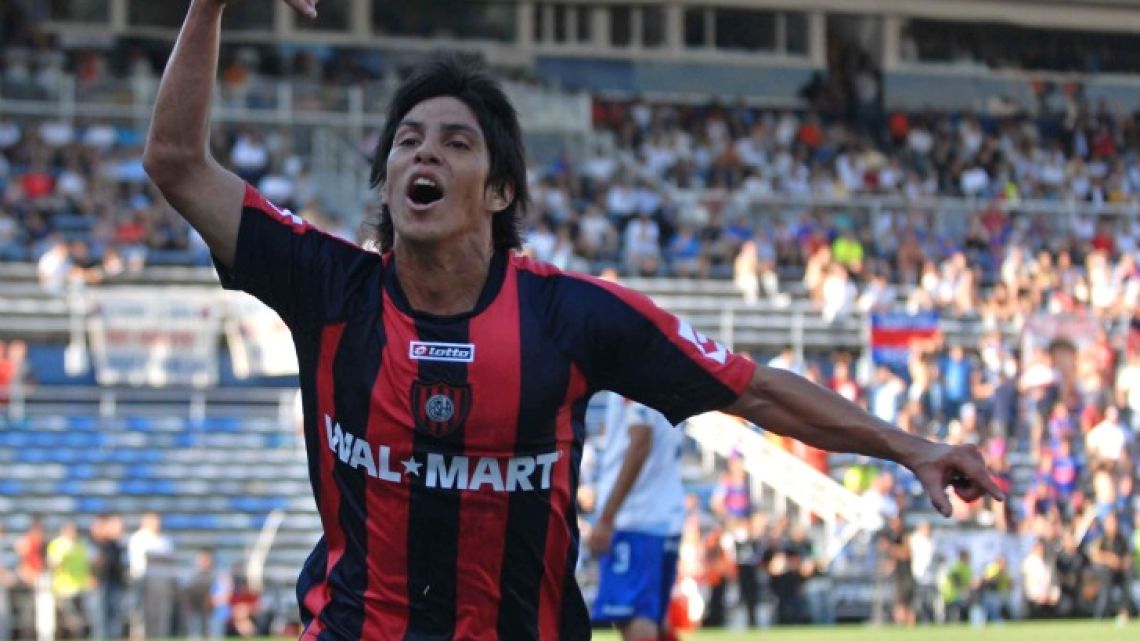 Barrientos estampó su firma | 442