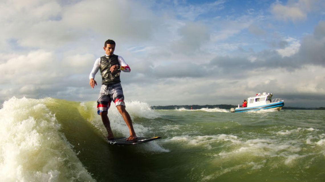 La ola más larga jamás surfeada | 442