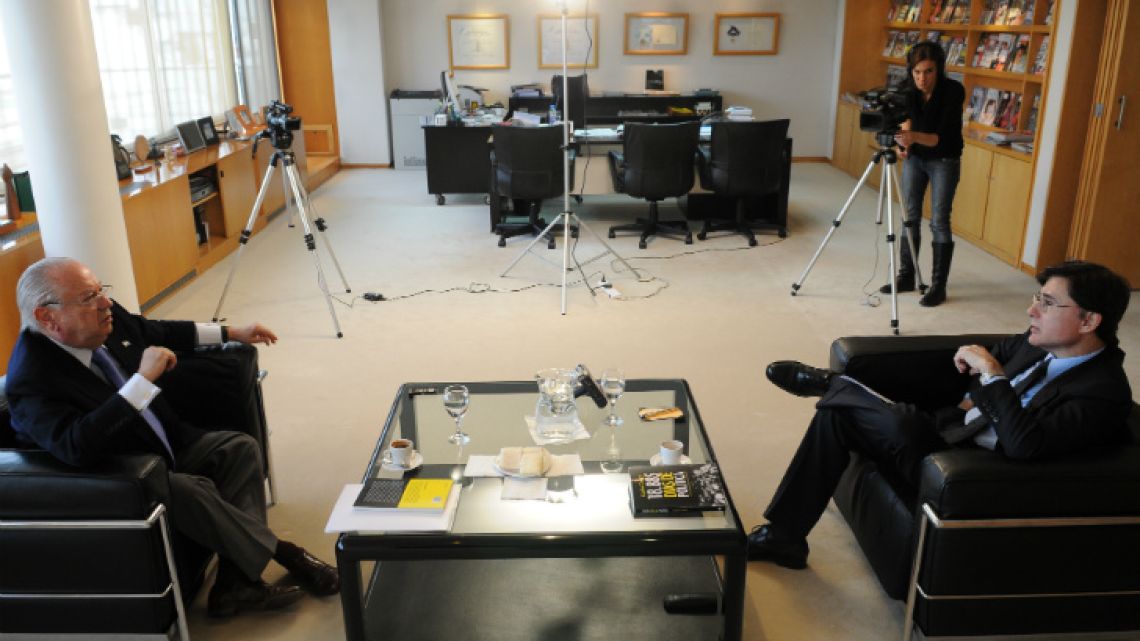 Carlos Corach habla del "marketing político montonero" del kirchnerismo ...