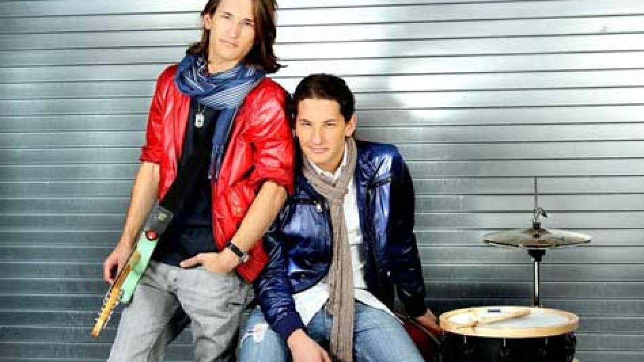 Exitoina | Los MR, Mau y Ricky, junto a los TeenAngels