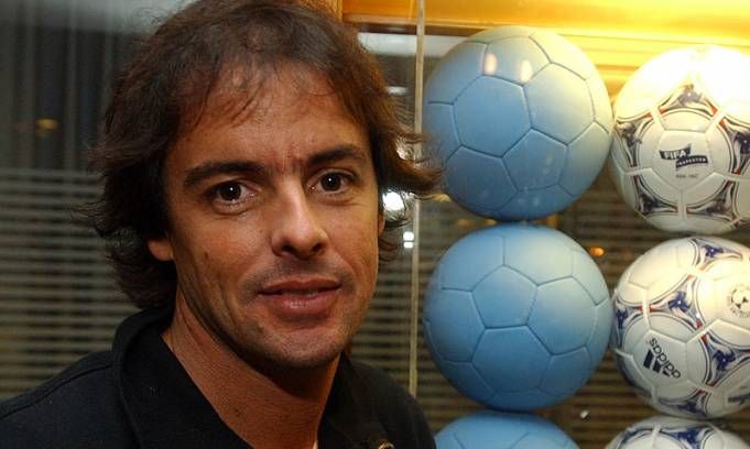 Exitoina | Mariano Closs firmó con la Rock & Pop