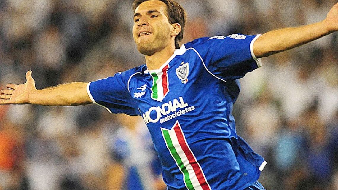 Vélez venció a Racing y lo alcanzó | 442