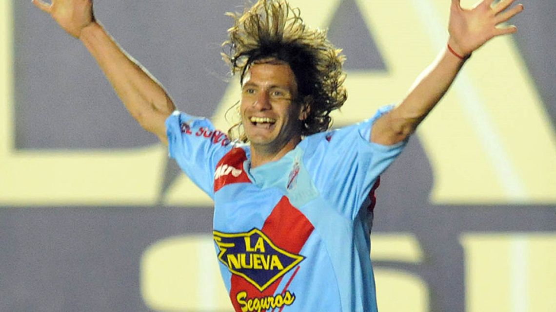 El futuro de Obolo está en Liniers | 442