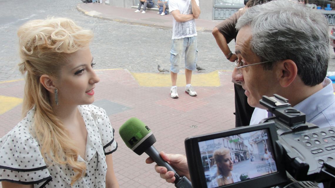 Denise Murz en Russia Today TV | Exitoina