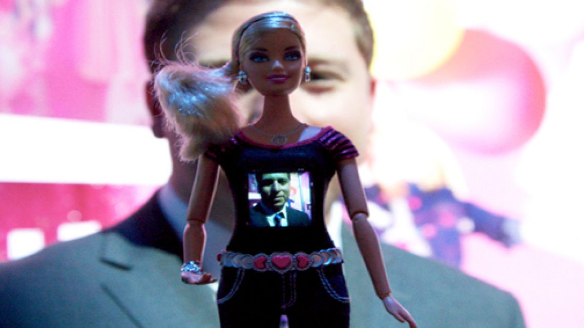 Mattel lanza una Barbie con cámara incorporada | Fortuna