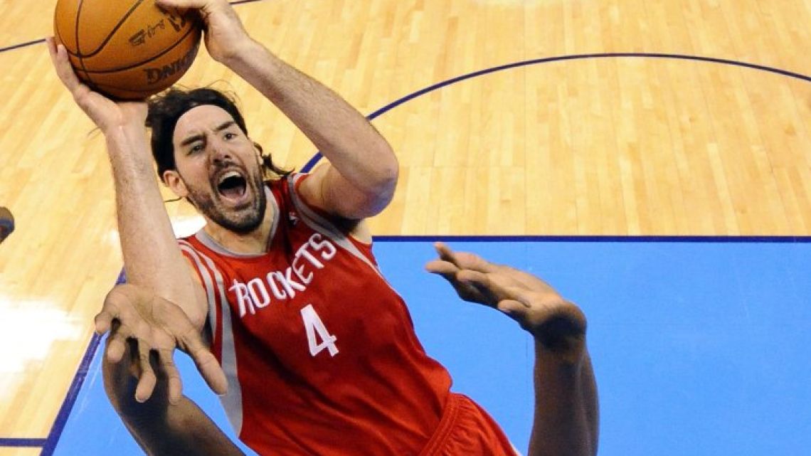 Scola tuvo una tarea regular | 442