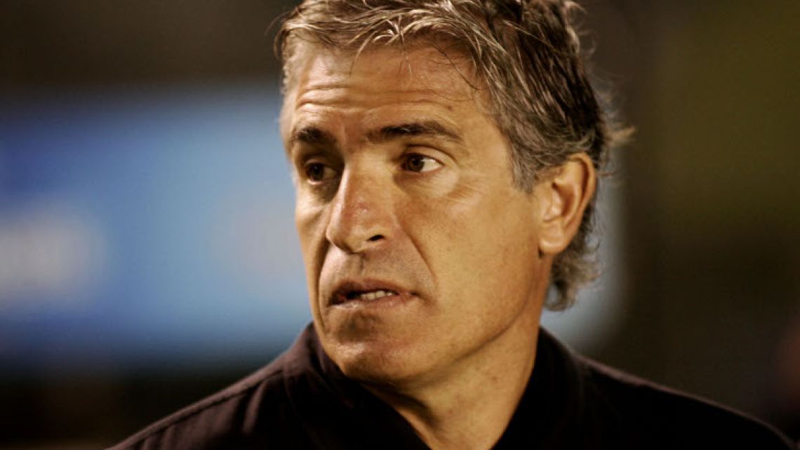 Labruna: echaron a tres policías | 442