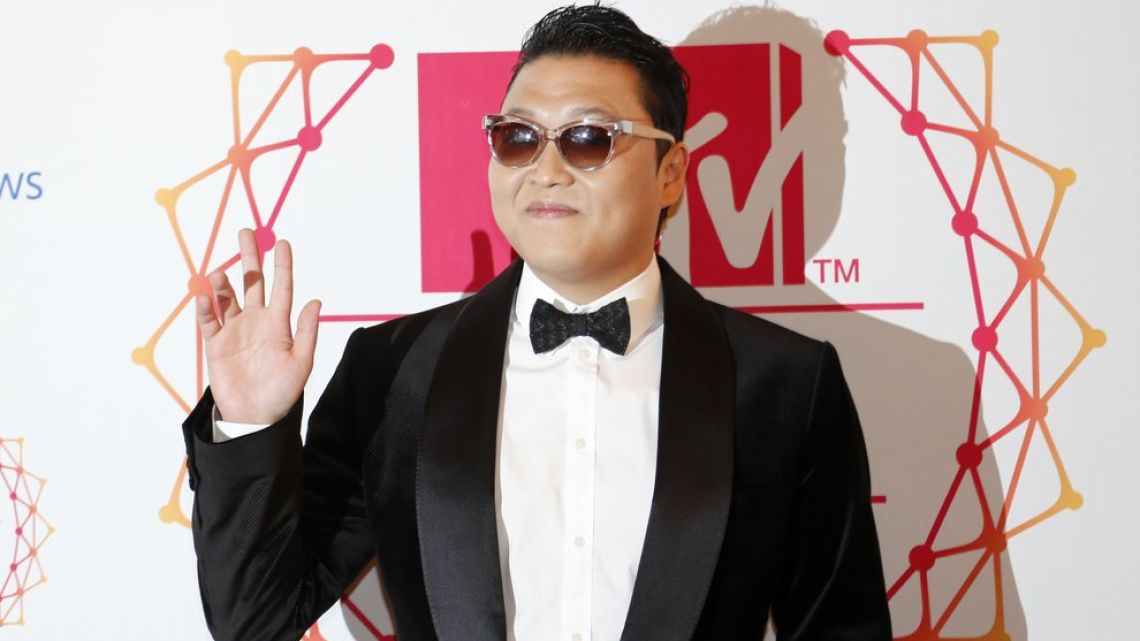 PSY y su "Baile del caballo", lo más visto en la historia de Youtube ...