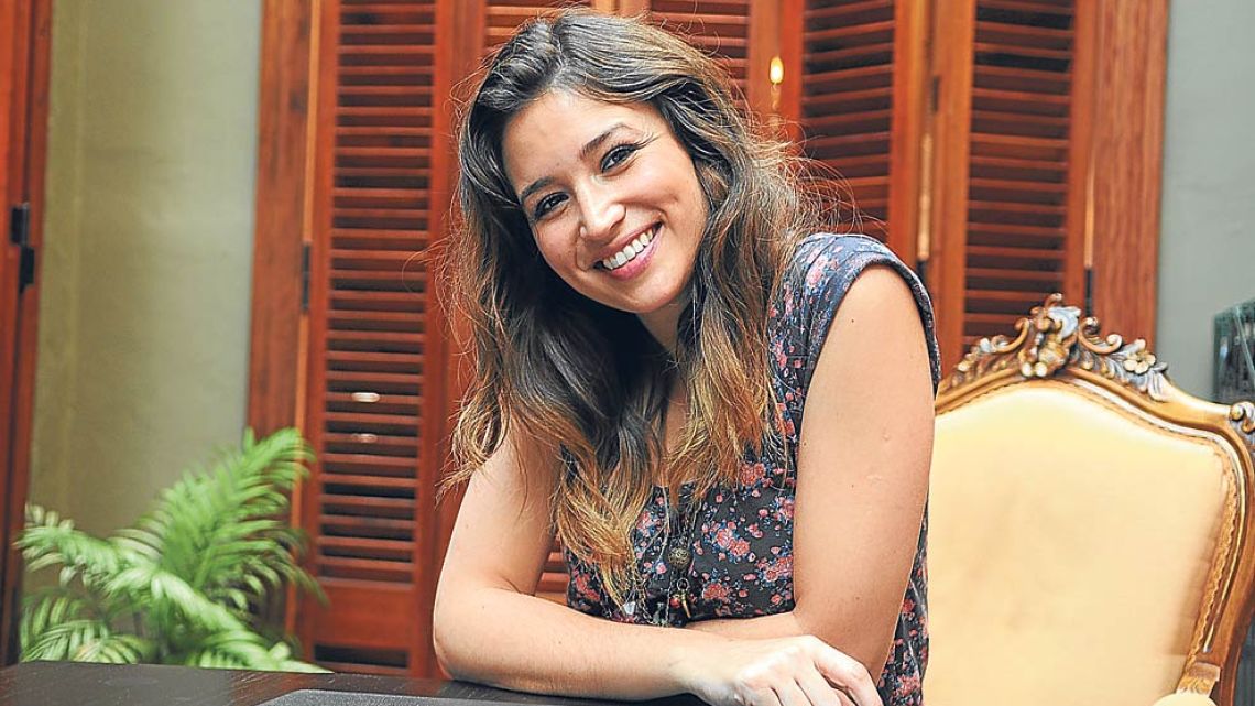 Motochorros le robaron a Julia Mengolini | Exitoina