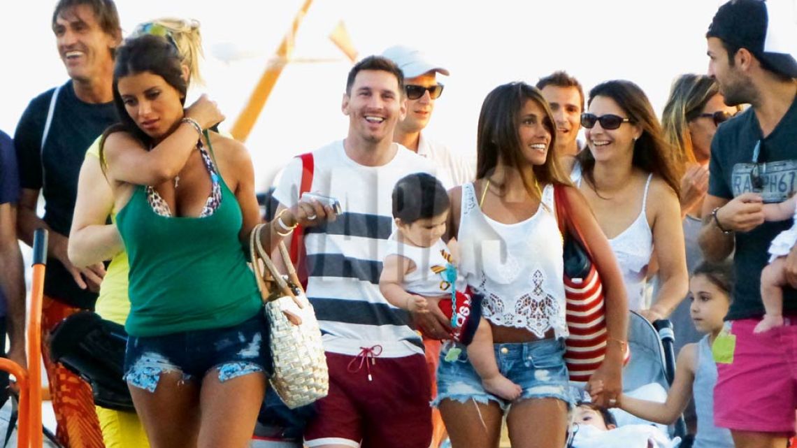 Messi: Sol y relax en Ibiza | Caras