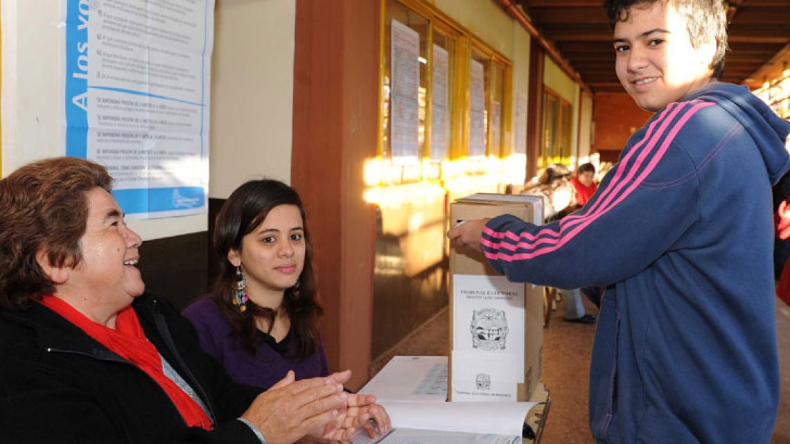 Según Unicef, la mitad de los jóvenes vota como sus padres | Perfil