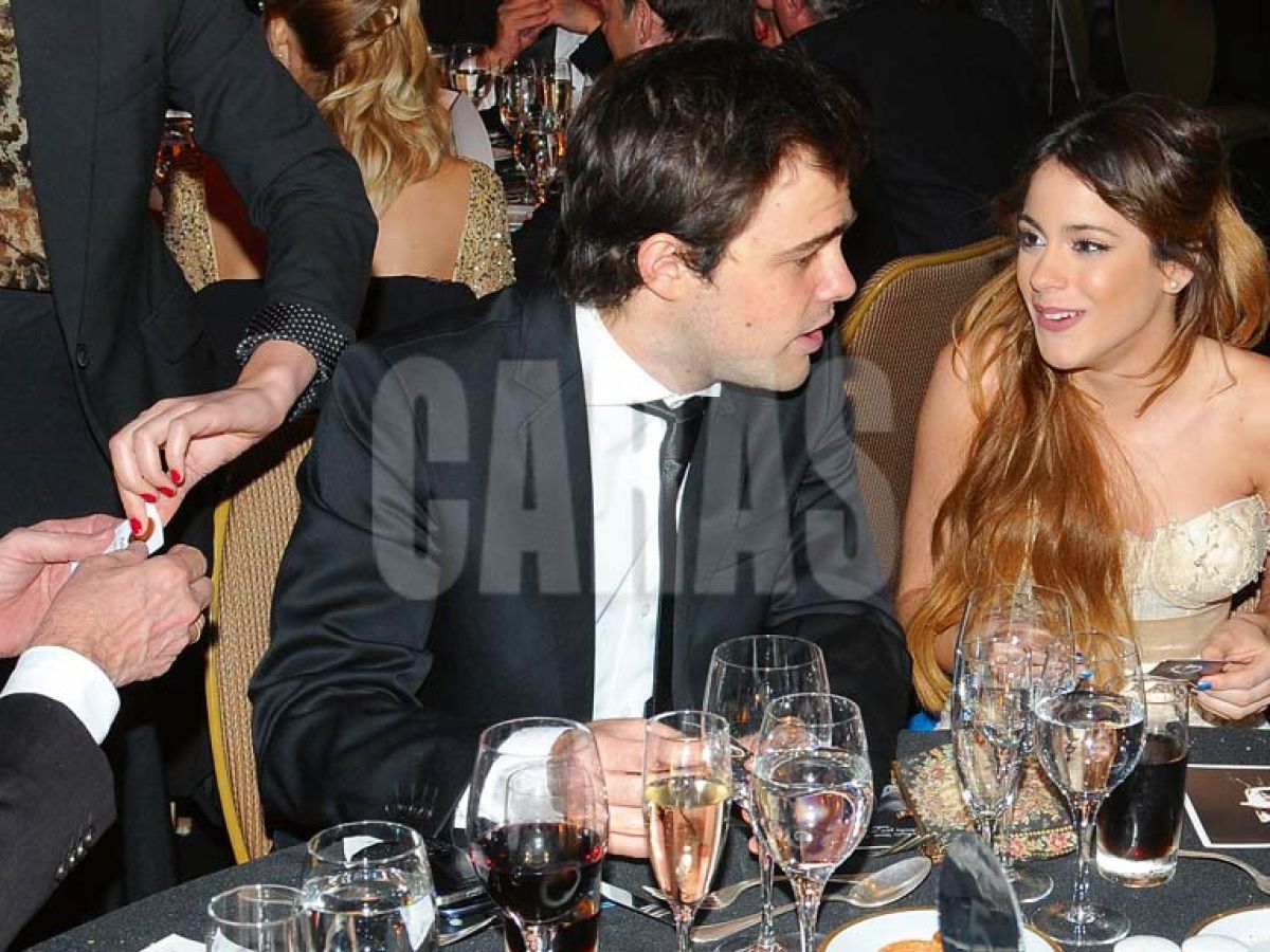Caras | Martina Stoessel y Peter oficializaron el romance