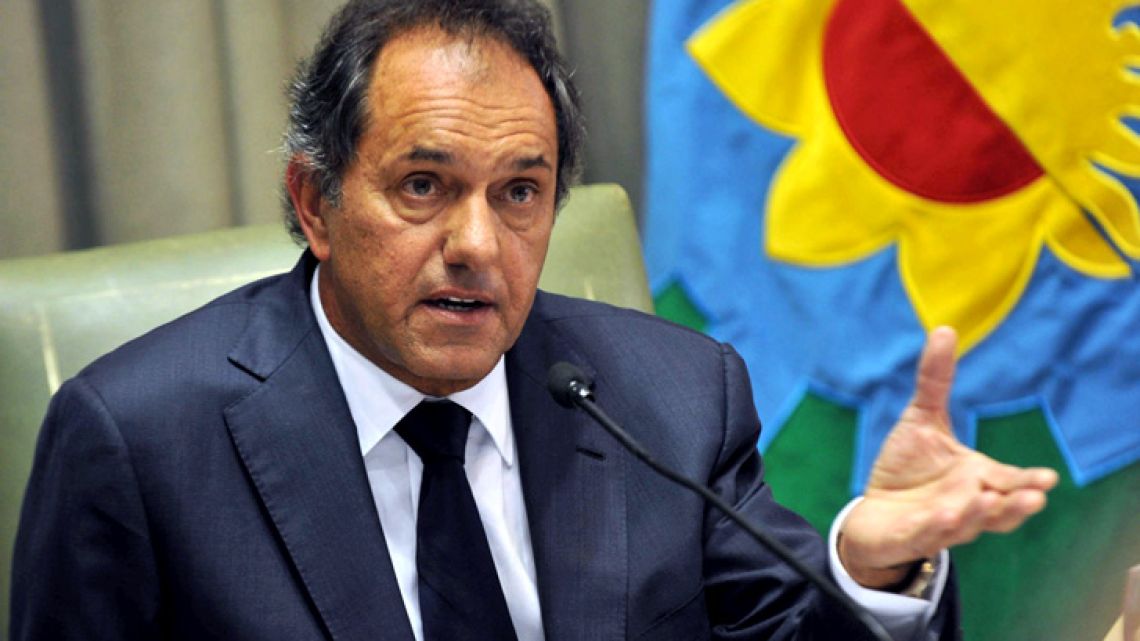 Scioli suma reclamos: exigen que pague una deuda millonaria | Perfil
