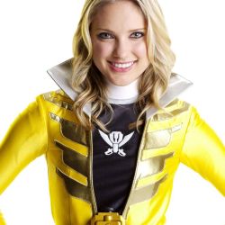 Exitoina | Ciara Hanna, una Power Ranger al rojo vivo