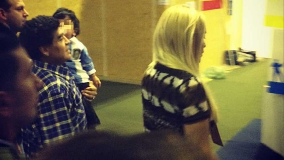 Diego Maradona pasó el Día del Padre con su hijo y Verónica Ojeda en ...