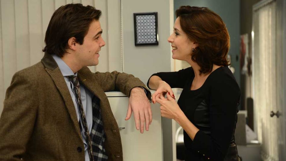 Peter Lanzani entra a "Sres Papis" para seducir a Laura Novoa | Exitoina