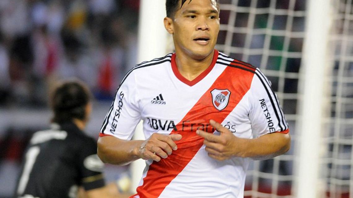 Según D'Onofrio, Teo Gutiérrez seguirá en River | 442