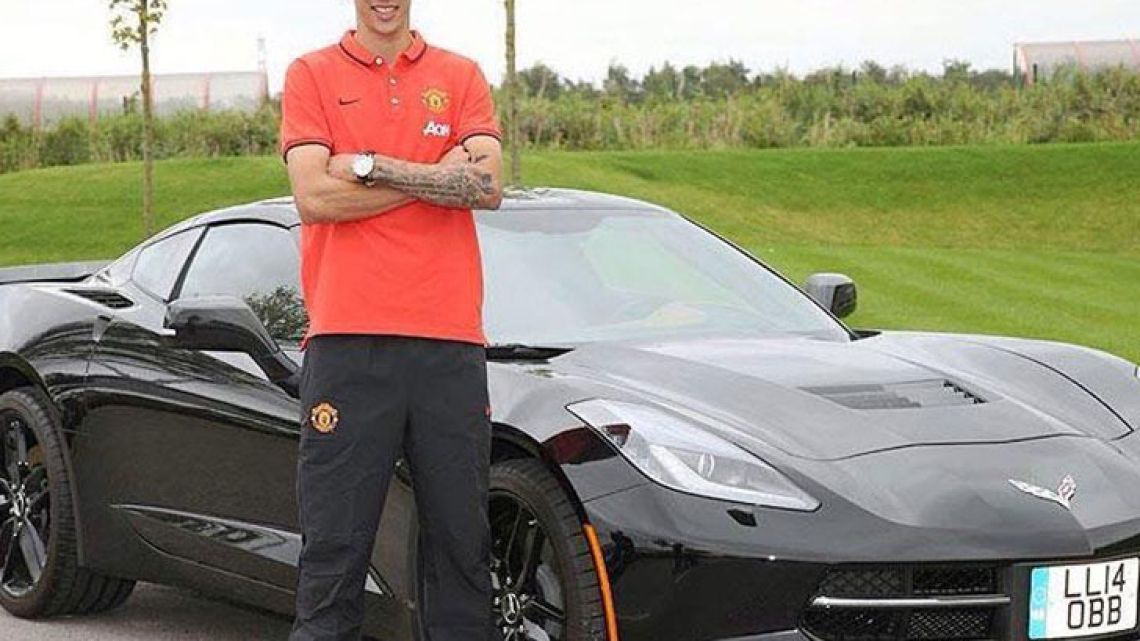 El lujoso auto que le regalaron a Di María | 442