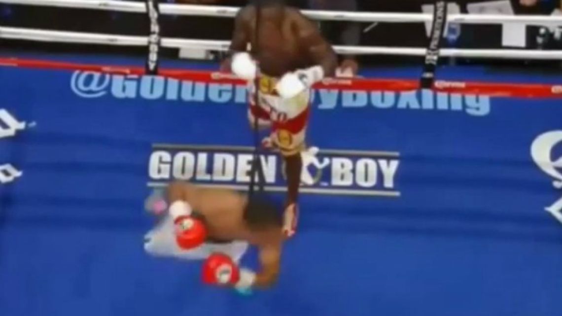El boxeador que quedó en ridículo por una piña al aire | 442