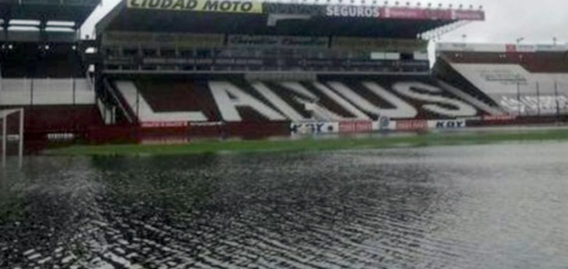 442 | La cancha de Lanús quedó inundada tras el temporal