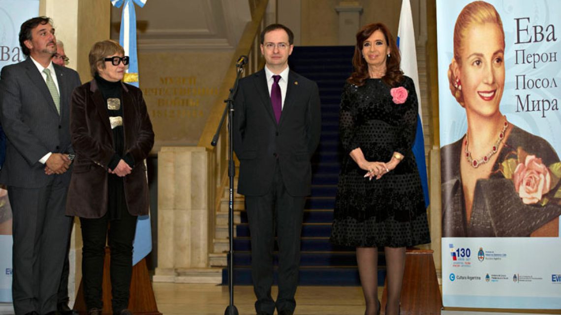 CFK inauguró el "año cultural ruso-argentino" con una muestra de Evita ...
