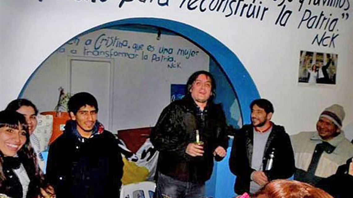 Máximo se lanza a la campaña emulando el estilo de Néstor K | Perfil