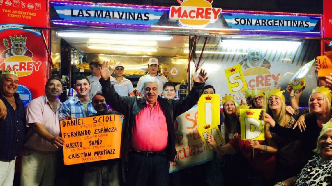 Alberto Samid puso un puesto de Mac Rey ¡en la puerta de Ideas del Sur ...