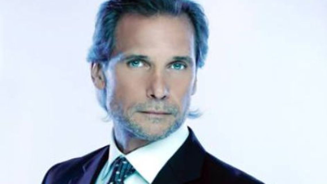 Raúl Taibo papá a los 62 | Caras