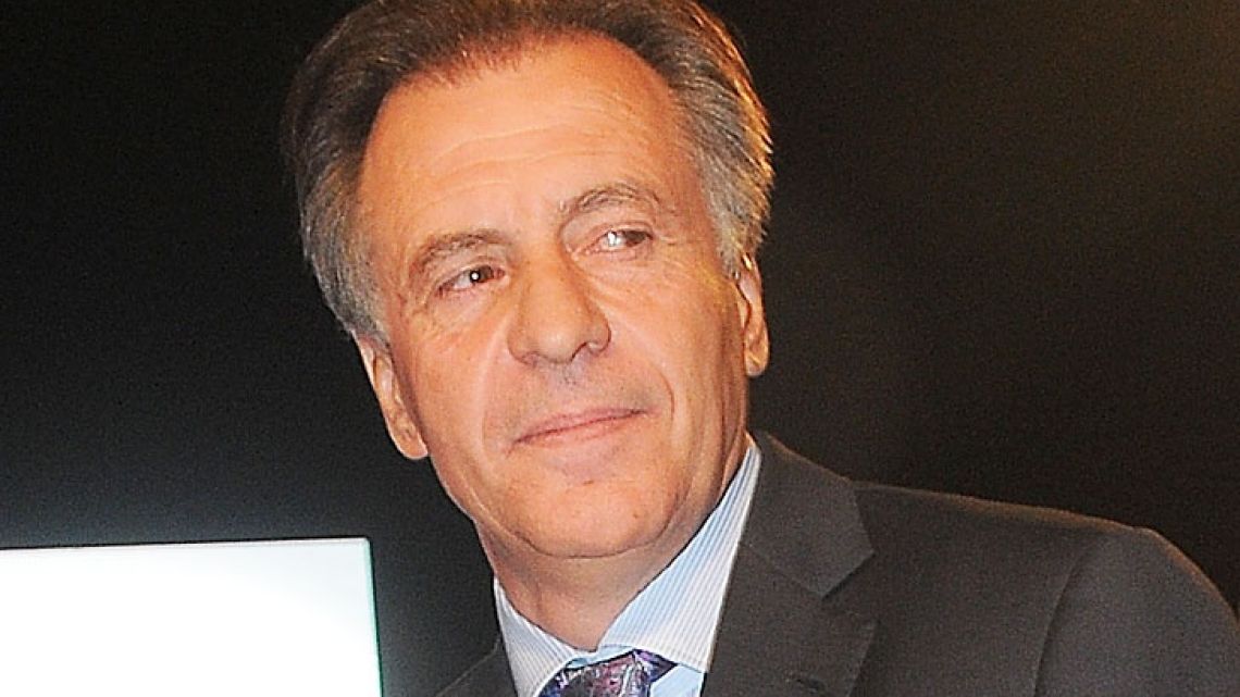 Denuncian que Cristóbal López evadió 8.000 millones de pesos en ...