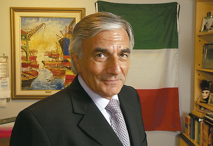 El doctor Zin se queda sin embajada | Perfil