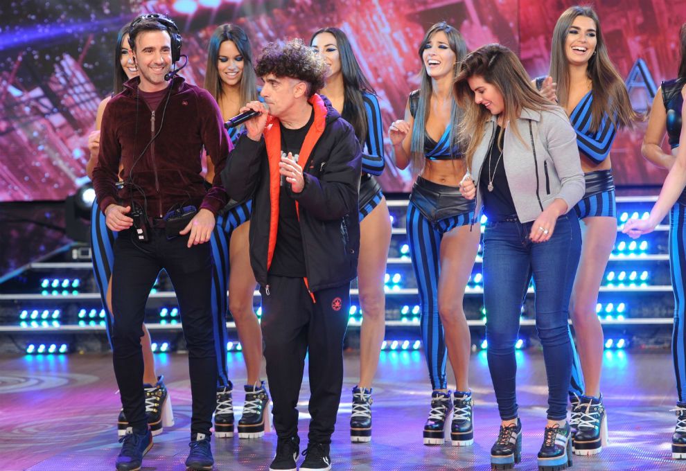 Fabio Posca la rompió con "La matraca tropical" | Exitoina