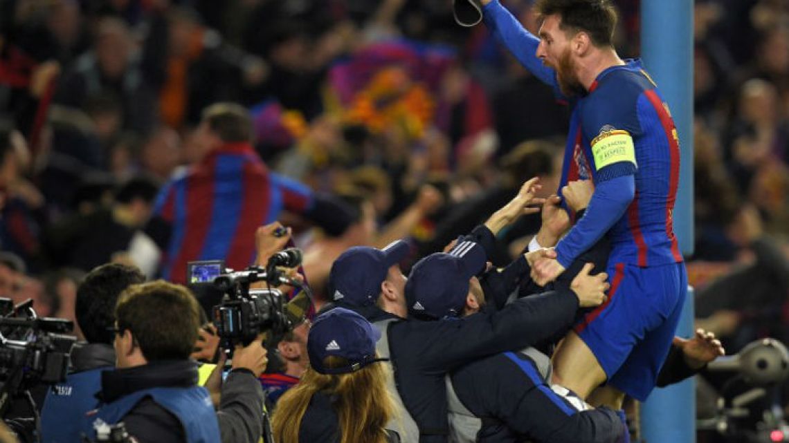 El alocado festejo de Messi con los hinchas | 442