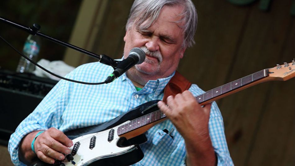 El músico Bruce Hampton murió en pleno show | Exitoina