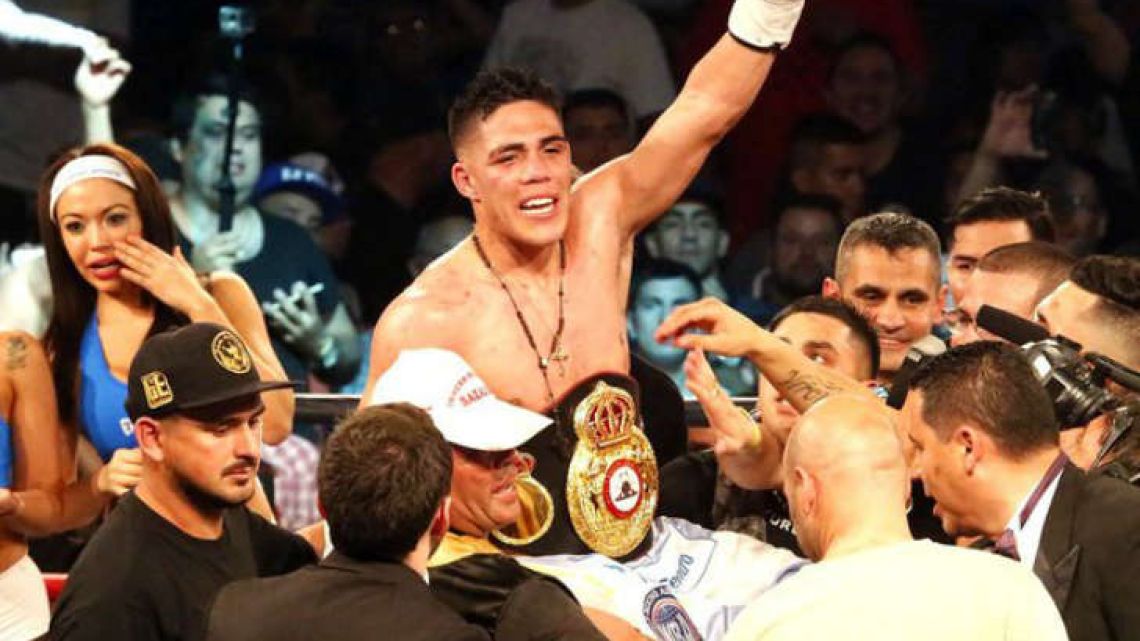 Brian Castaño es campeón mundial superwelter | 442