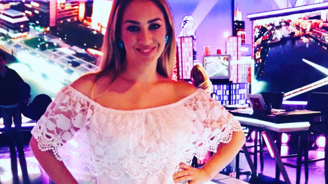 María Julia Oliván se sacó una foto hot, y se la dedicó a Santiago del ...