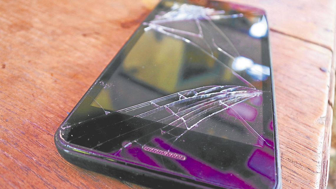 Recuperar celulares dañados, la nueva obsesión de la Justicia | Perfil