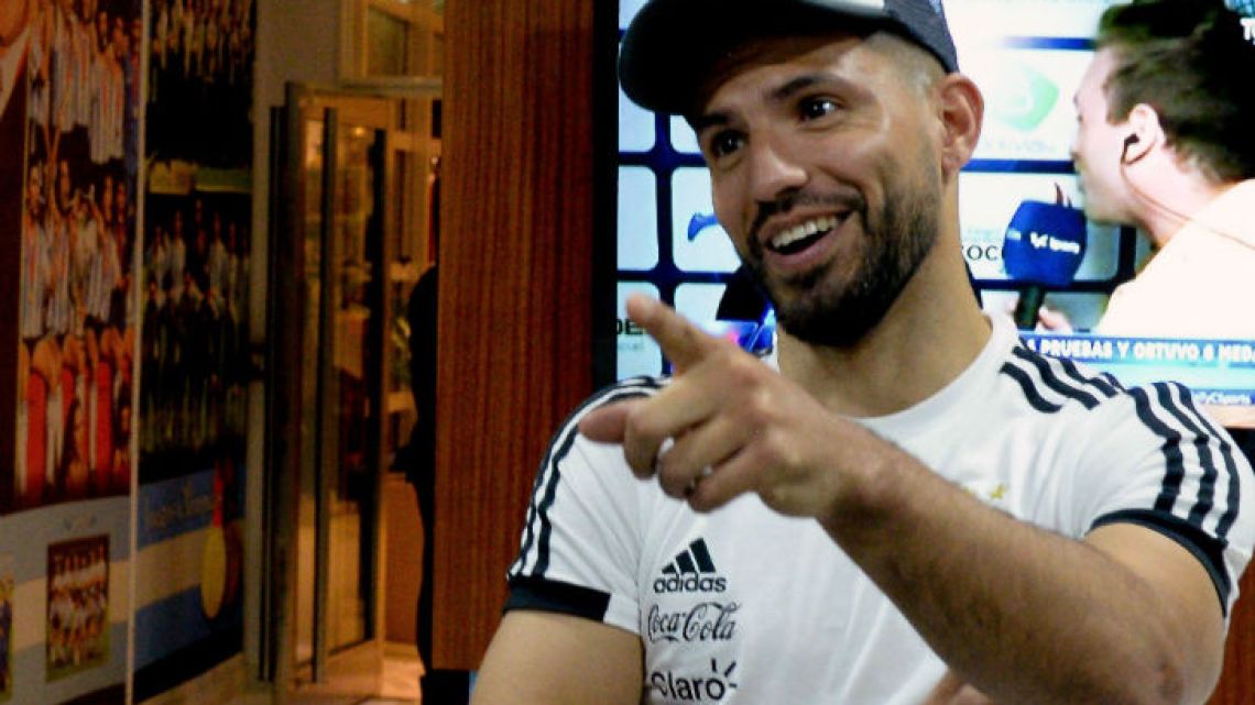 Agüero y Di María hacen travesuras en España | 442