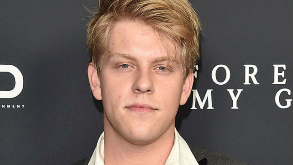 Encontraron muerto al actor Jackson Odell, de "Modern Family" | Exitoina
