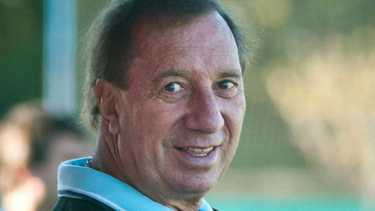 442 | Carlos Bilardo mejoró y seguirá en observación