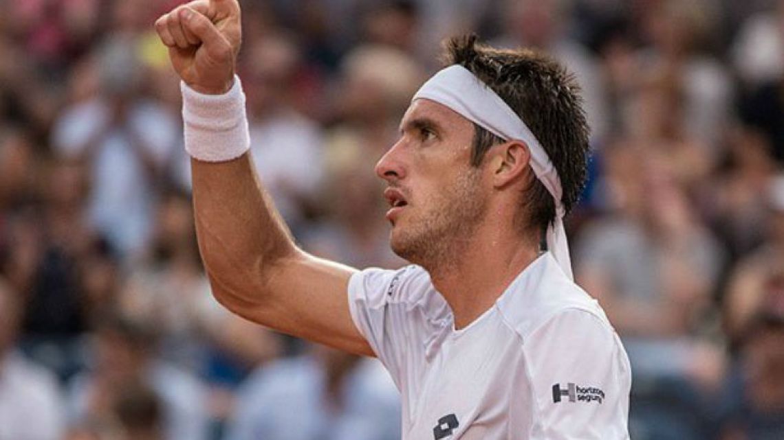 Leo Mayer se quedó con el duelo de argentinos | 442