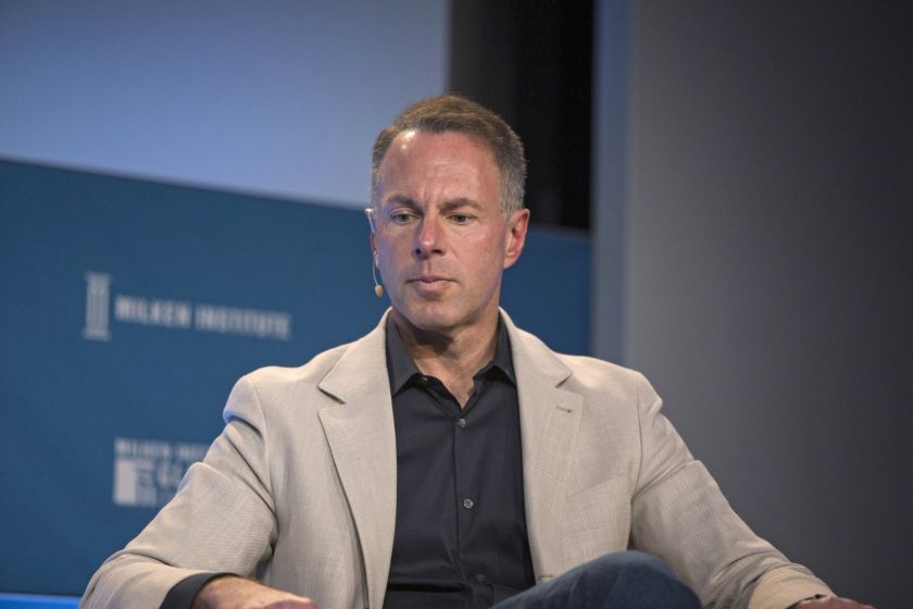 CEO de eBay renuncia tras presiones para vender activos | Perfil