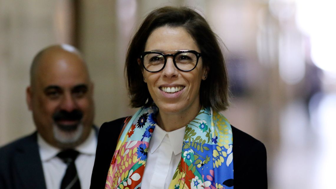 Laura Alonso: "Sería bueno oxigenar el Senado que está lleno de ...