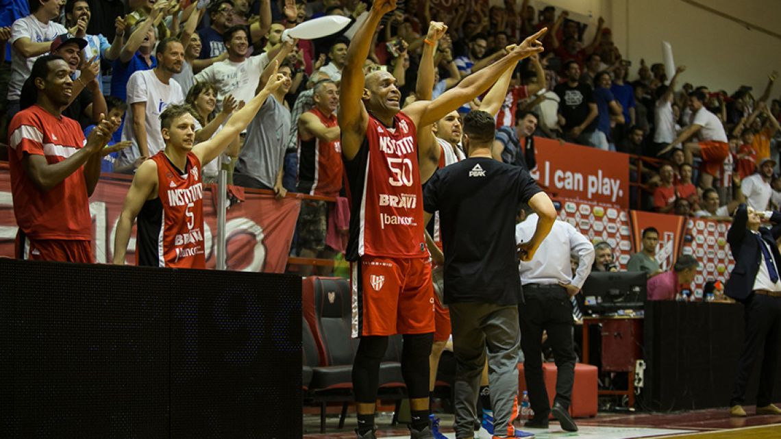 Tocala de nuevo Sam | Perfil