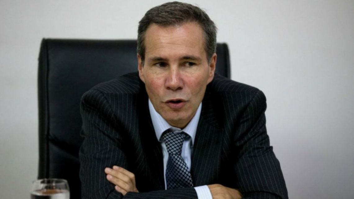 Nisman: en medio de los cruces, la Justicia desestimó un nuevo peritaje ...