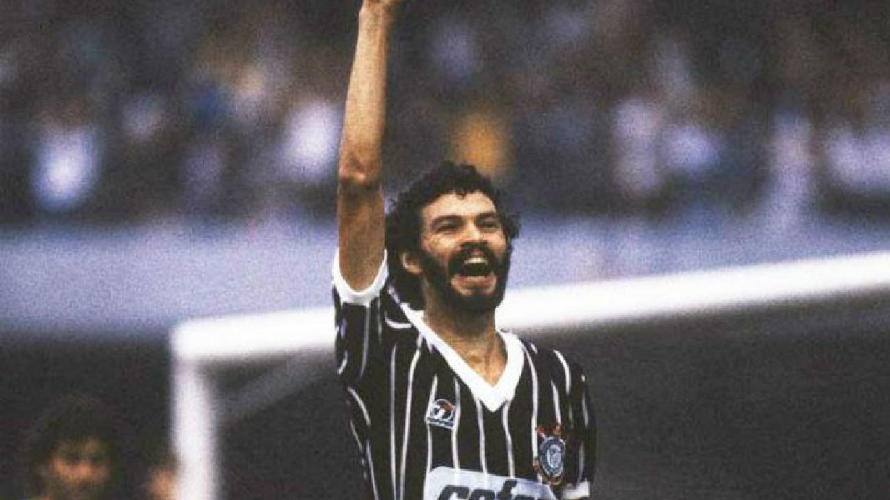 442 | El día que Sócrates entrenó a la hinchada del Corinthians