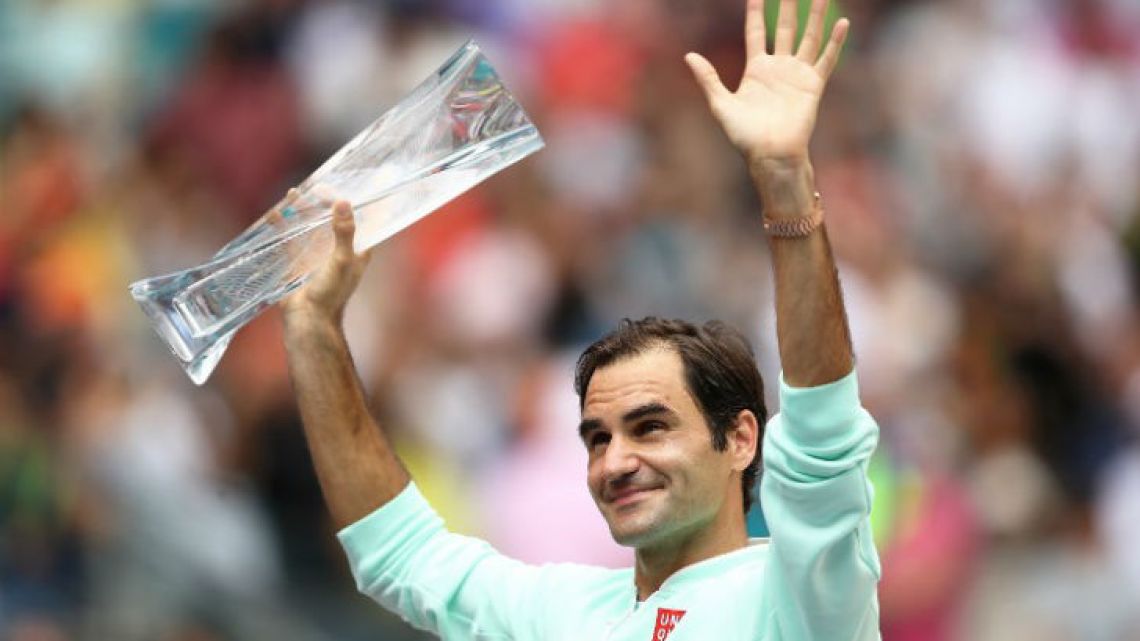 Federer aplastó a Isner y alzó otro trofeo en Miami | 442
